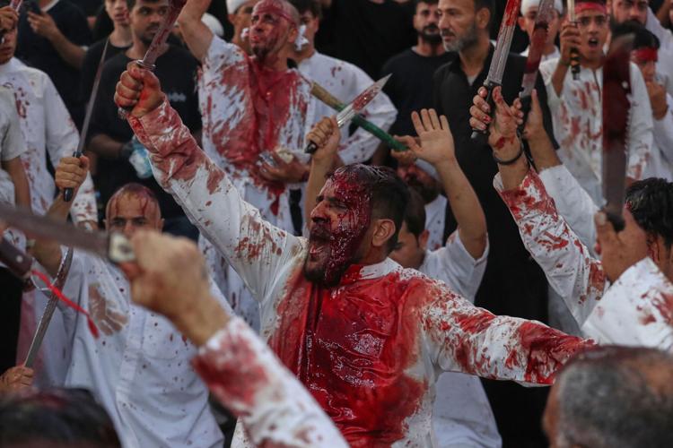 Massive Shiite crowds mark the holy day of Ashoura against backdrop of ...