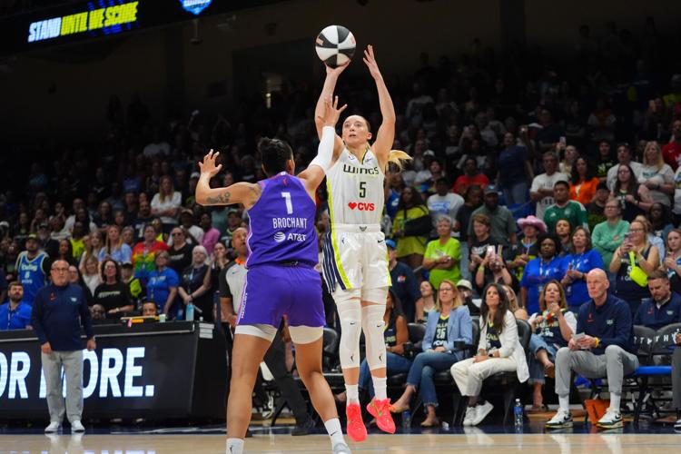 Paige Bueckers scores season-high 31 and the Wings beat the Mercury 85 ...