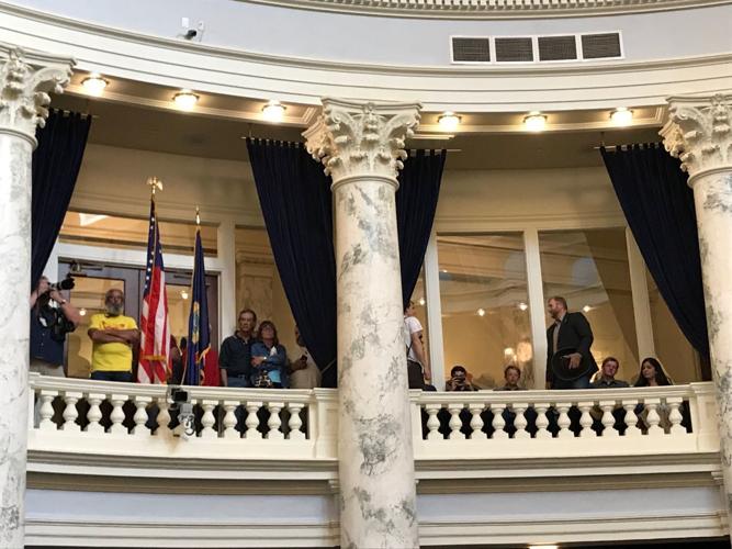 Crowd files into Capitol, to polite greeting from smiling ISP officer ...