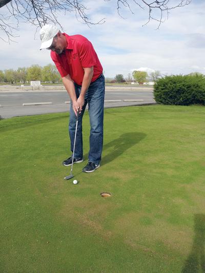 Spotlight on golf course green | Local News | idahopress.com