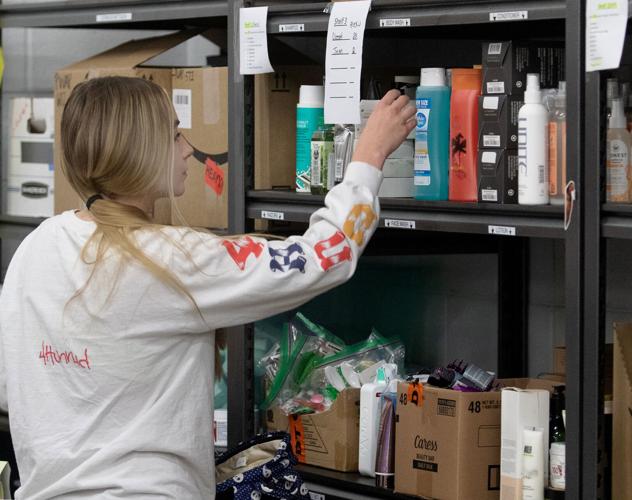 A purse's purpose: Local nonprofit gives to women, teens in need ...