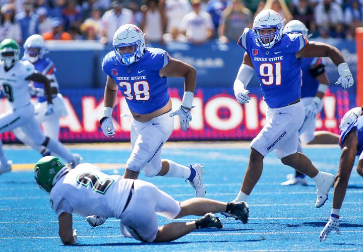 Broncos' front looks to keep getting pressure on QB | Boise State ...