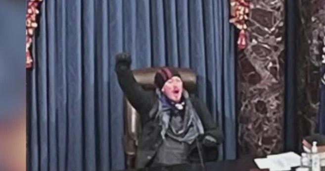 Meridian man who dangled from Senate balcony during Capitol riot ...