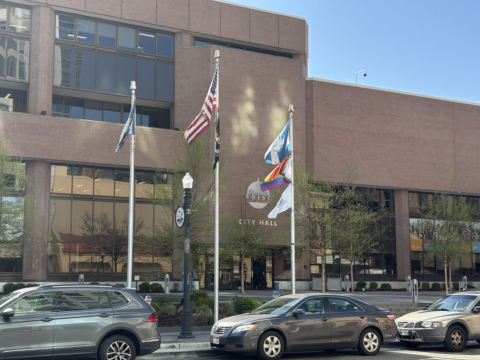 Idaho AG, Ada County sheriff notify Boise mayor that city hall flags ...