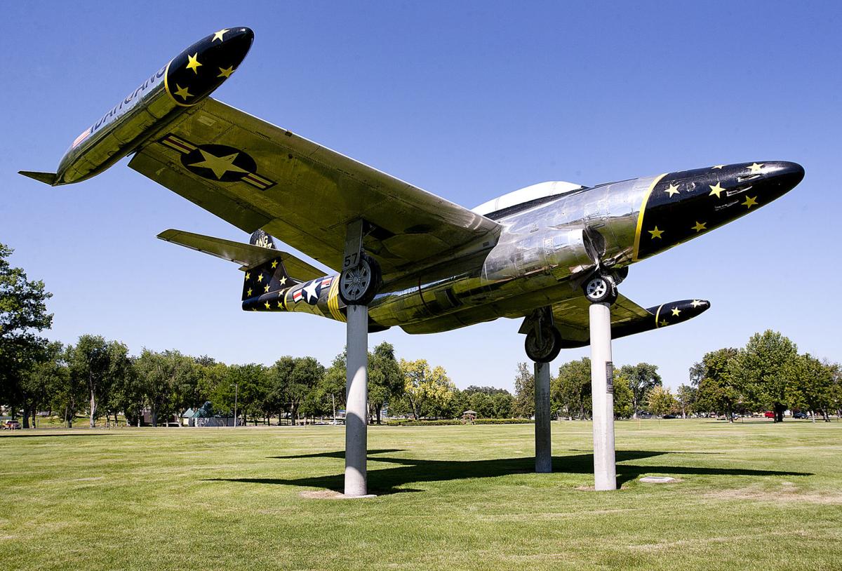 Two impassioned by airplanes, bitten by a Scorpion | Nampa | idahopress.com