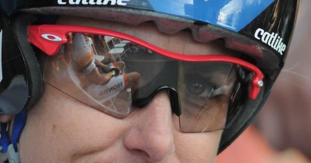 Armstrong finishes 35th after crash at bottom of Box Hill; Vos wins ...