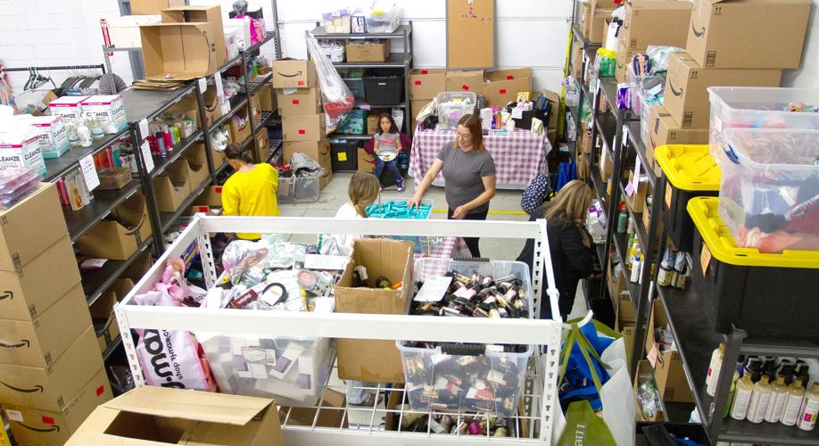 A purse's purpose: Local nonprofit gives to women, teens in need ...
