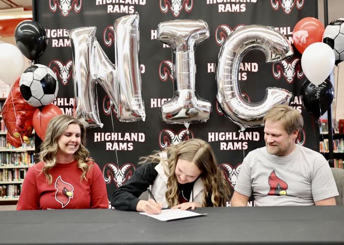 Highland's Rylee Wardle signs with North Idaho College soccer | Preps ...