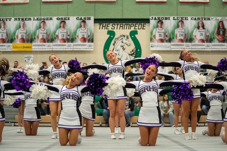 Photos of the Snake River High School cheerleading team at the Stampede ...
