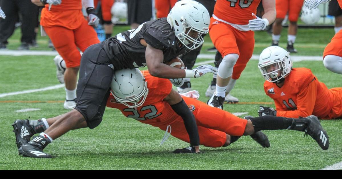 On an island: Experienced cornerbacks Anthony Ricks, Caleb Brown hope ...