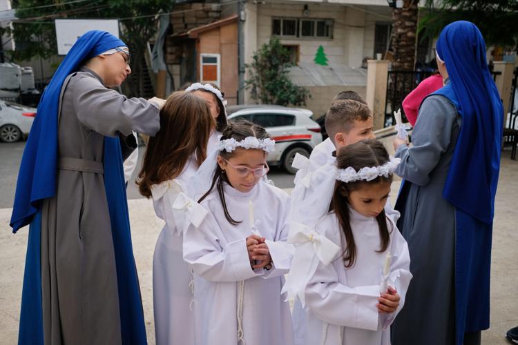 Gaza's tiny Christian community tries to capture the holiday spirit ...