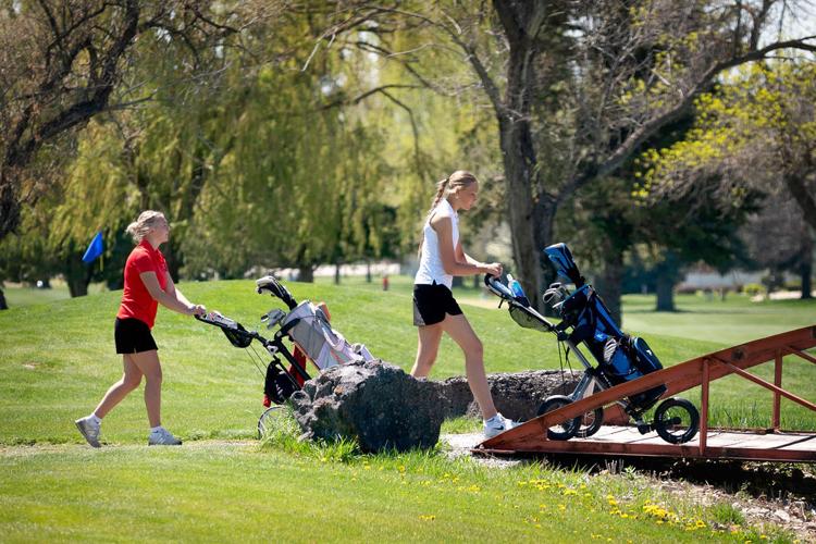 Four Grace golfers lead the way as Grizzlies, Cardinals earn state ...