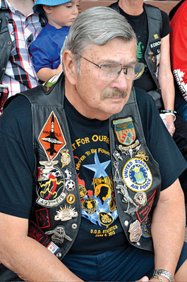 Ex-POW walked the walk: U.S. pilot spent six years as North Vietnam ...