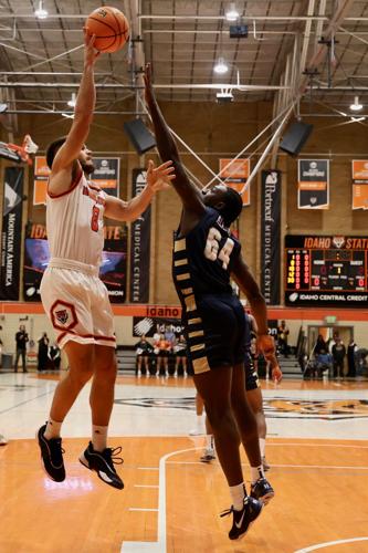 Jake O'Neil powers Bengals to 71-55 home win over Oral Roberts with ...