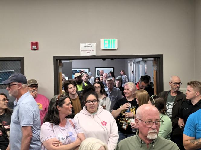 Hundreds pack City Hall for Hoku data center hearing, examiner delays ...