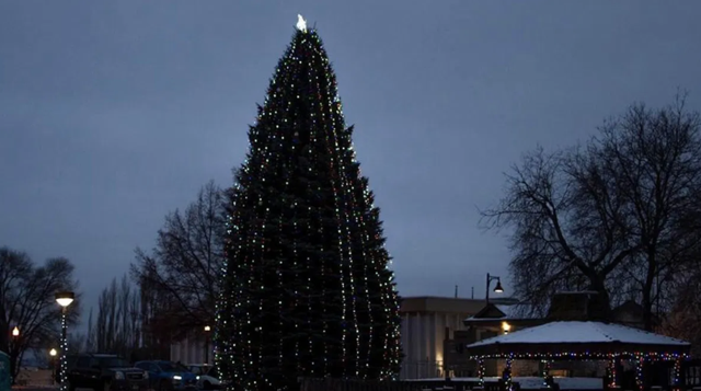 Annual Christmas tree lighting ceremony in Idaho Falls takes place ...