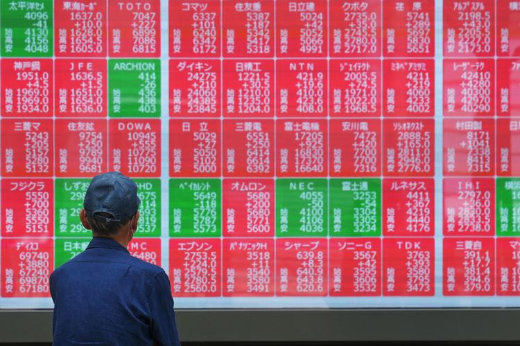 US stocks inch to more records after oil prices drop | National ...
