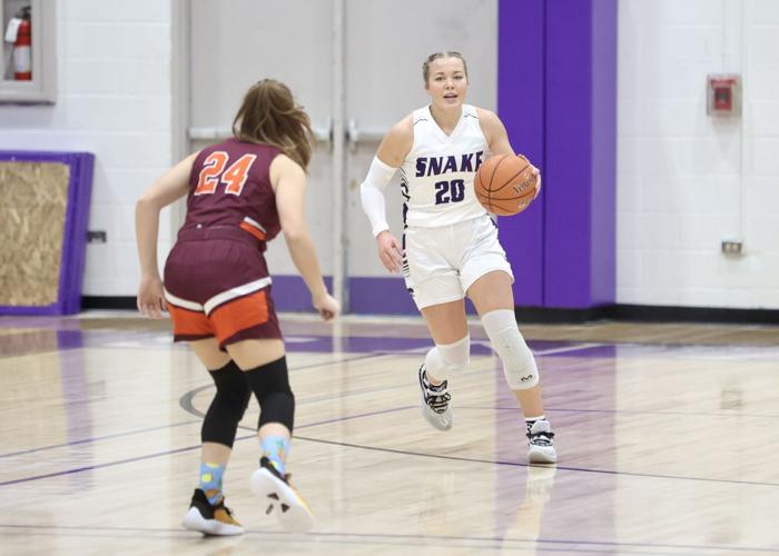 Snake River's Rylie Edlefsen is finding patience to attack the junk ...