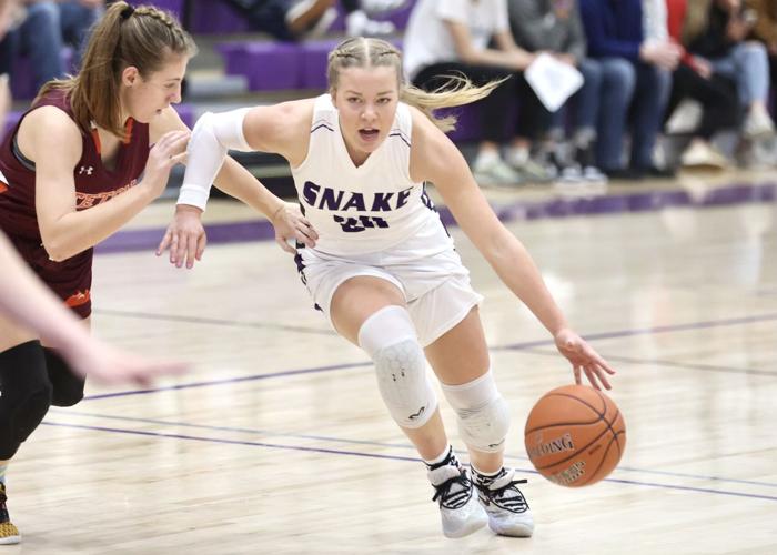 Snake River's Rylie Edlefsen is finding patience to attack the junk ...