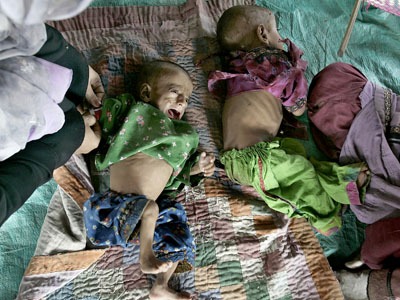 Kids without food in Pakistan floods face death | World ...