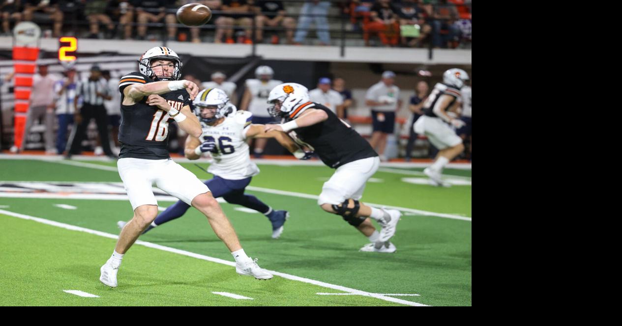Photos of ISU vs. Montana State football game at ICCU Dome in Pocatello ...