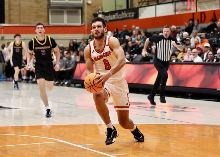 Hollenbeck still has career night despite a slight scare in ISU's 97-46 ...