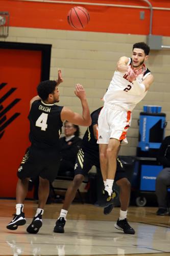 Jared Stutzman's late 3, Austin Smellie's career night help Idaho State ...