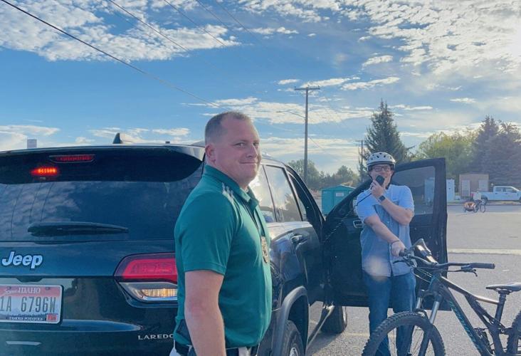 Edgemont principal leads students on bike ride to school | Local ...