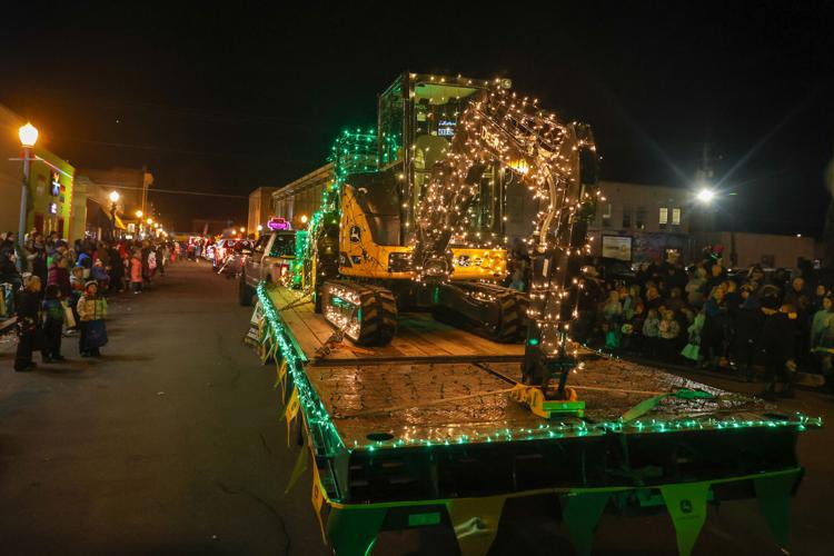Photos of the Christmas Night Lights Parade in downtown Pocatello ...