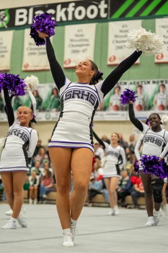 Photos of the Snake River High School cheerleading team at the Stampede ...