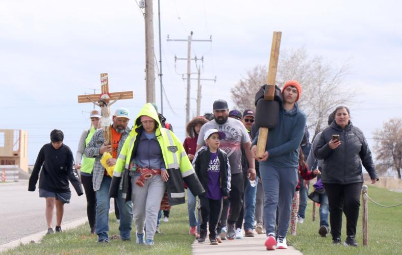 Walking with Christ: Catholics make 21-mile trek in Easter tradition ...