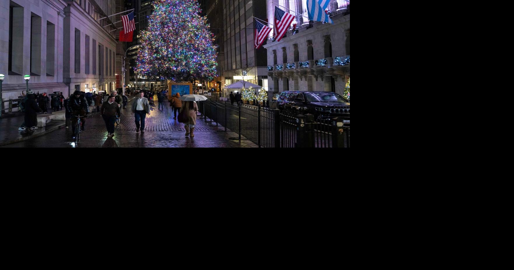 NYC Holiday Lights 2023: Best Displays & Where to Find Them - World ...