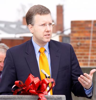 Clumsy conspiracy theories by a Democrat opposing sound money | Columns ...