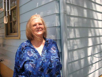 Women prisoners paint house and clean yard for local woman | Members ...