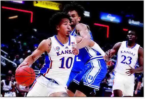 No. 6 Kansas rallies late to fend off No. 7 Duke 69-64 | Sport ...