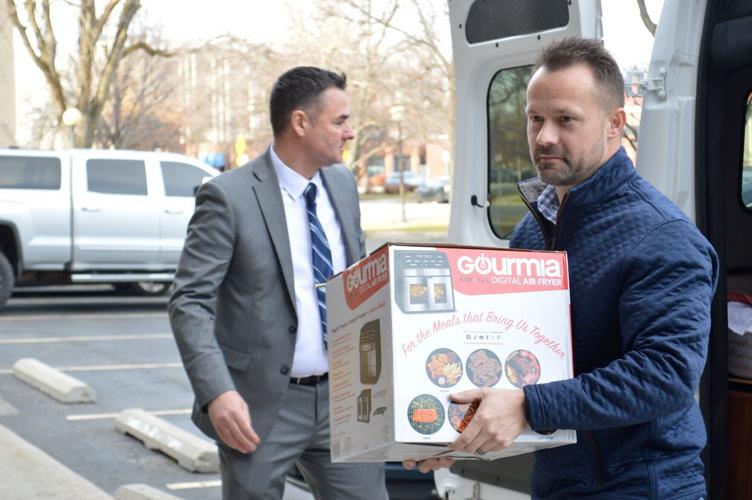 Idaho lawmakers raise $5k in gift drive for youth aging out of foster ...