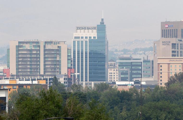 Fire spanning 118,000 acres leads to smoke-filled skies, evacuations ...