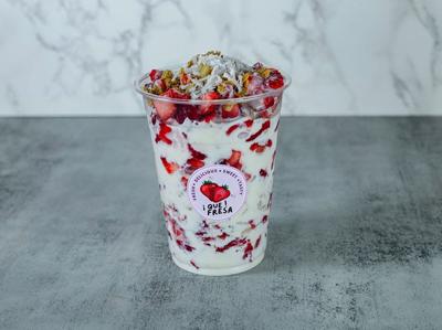 Que Fresa Fruit Bar/Deli Offers A Variety Of Snacks & Meal Choices ...