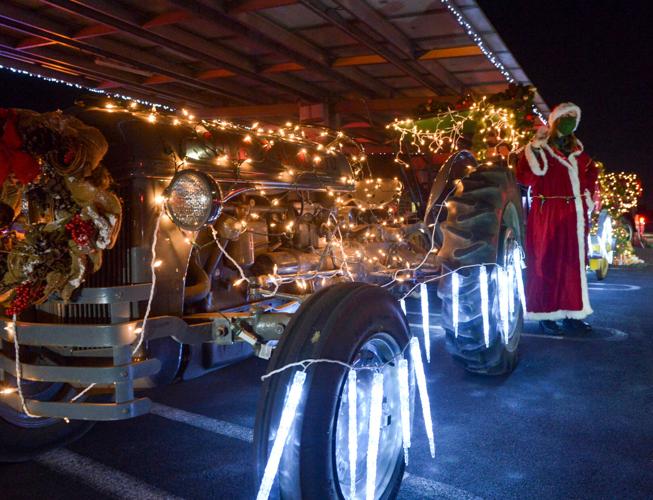 Santa Gets Drive-thru Service | Community News | independentnews.com