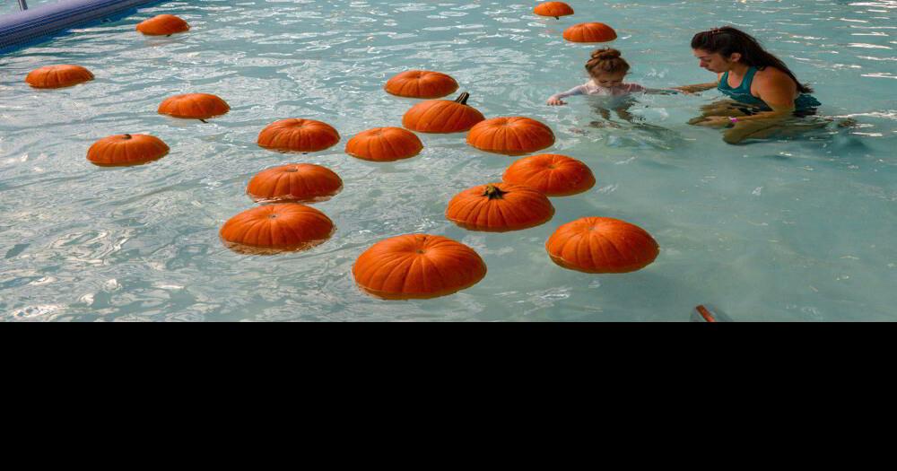 Floating Pumpkins Make for a Good Time | Dublin News | independentnews.com