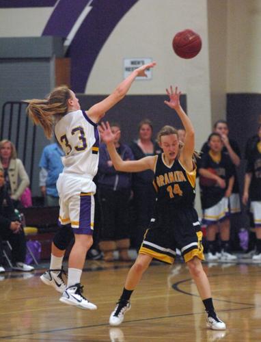 Amador Valley High School girls junior varsity basketball team defeated ...