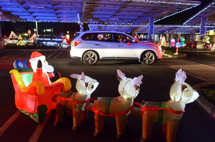 Santa Gets Drive-thru Service | Community News | independentnews.com