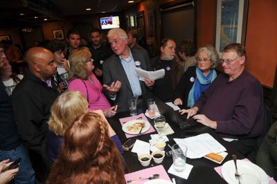 Independents knock two incumbents from SK School Committee ...