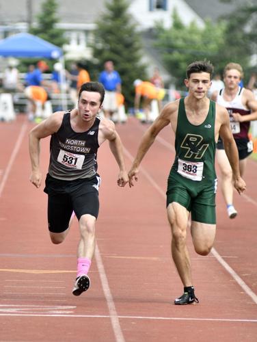 Skippers dominate pole vault; Mitchell, Schroeter win gold in throws ...