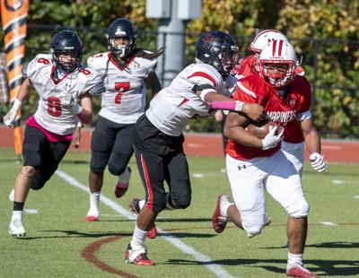 Football: Vikings keep Mariners sliding | Sports | independentri.com