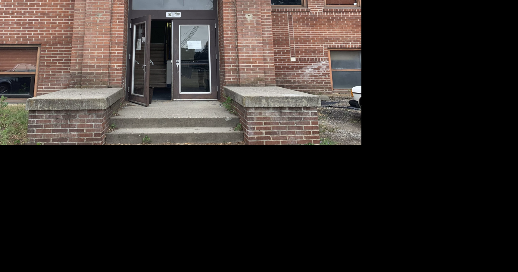Alumni get last look into the old Mead Junior High | News | inlander.com