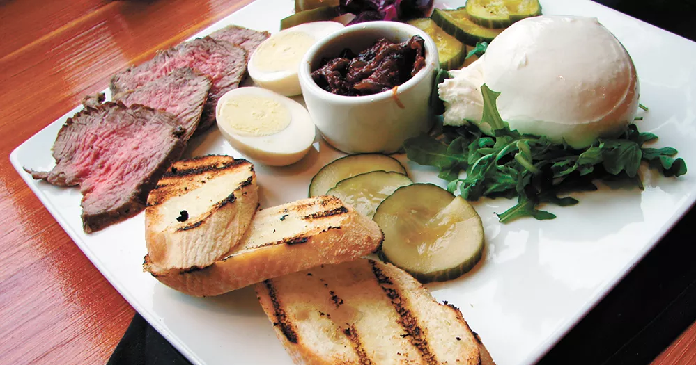 New Fat Pig eatery opens in Sandpoint with options for carnivores and ...