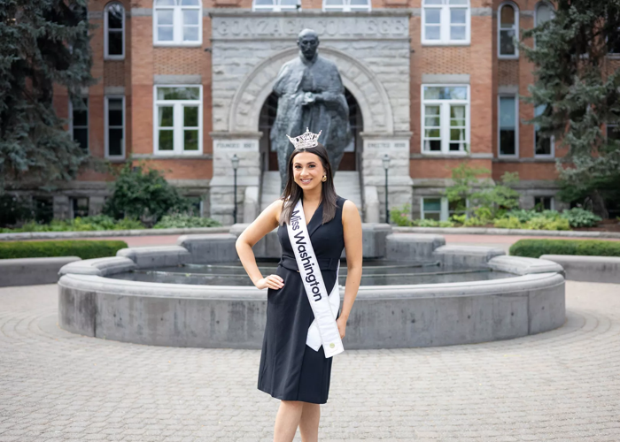 A Spokane poetry anthology, Spokane woman competed in Miss America ...