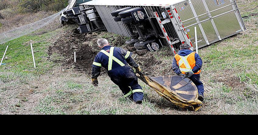 Tractor trailer roll-over