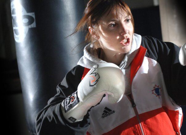 Park wins pro boxing debut